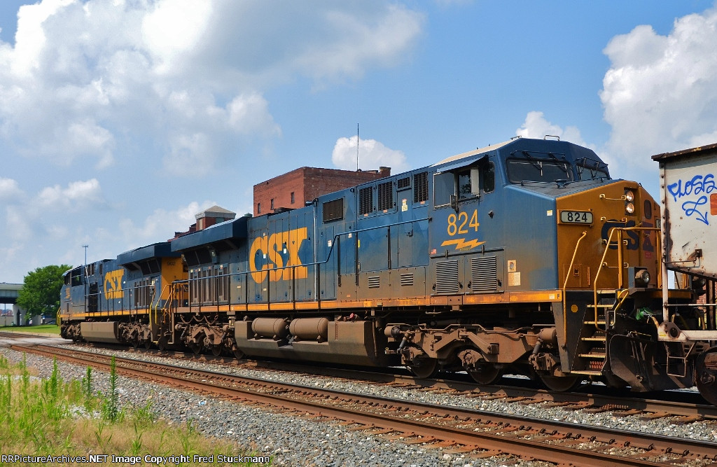 CSX 824